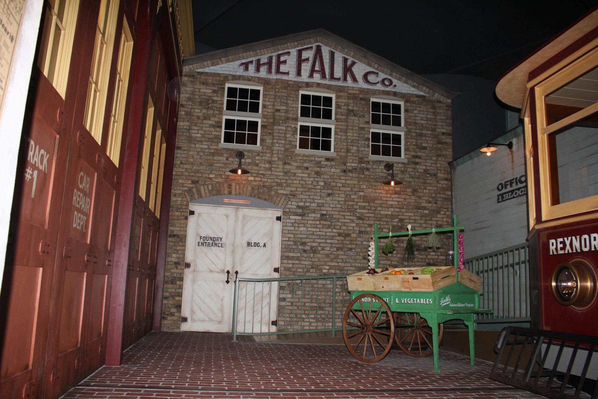 See Milwaukee Public Museum's Renovated 'Streets Of Old Milwaukee ...