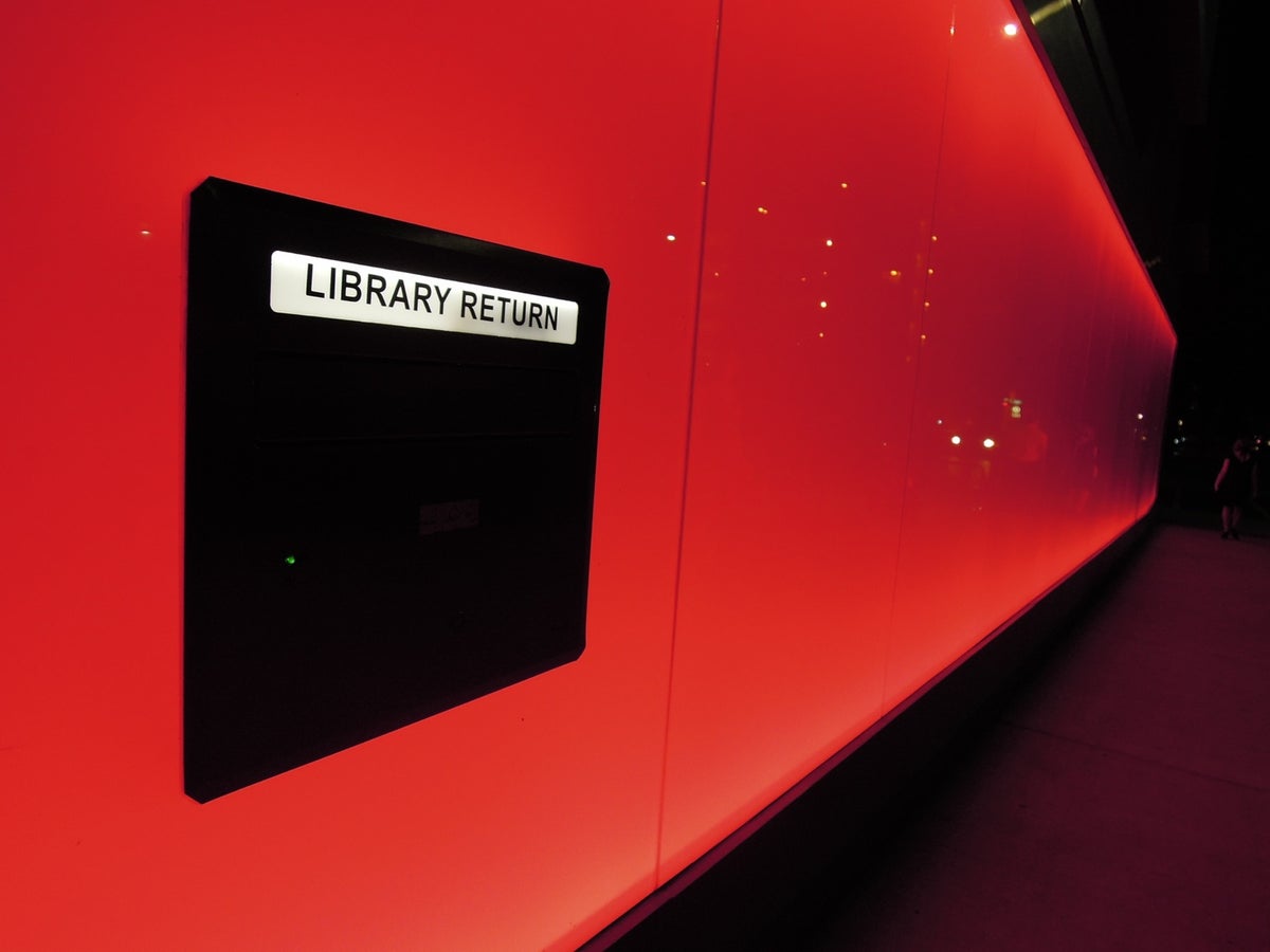 Tour Amazingly Artful Madison Public Library - WPR