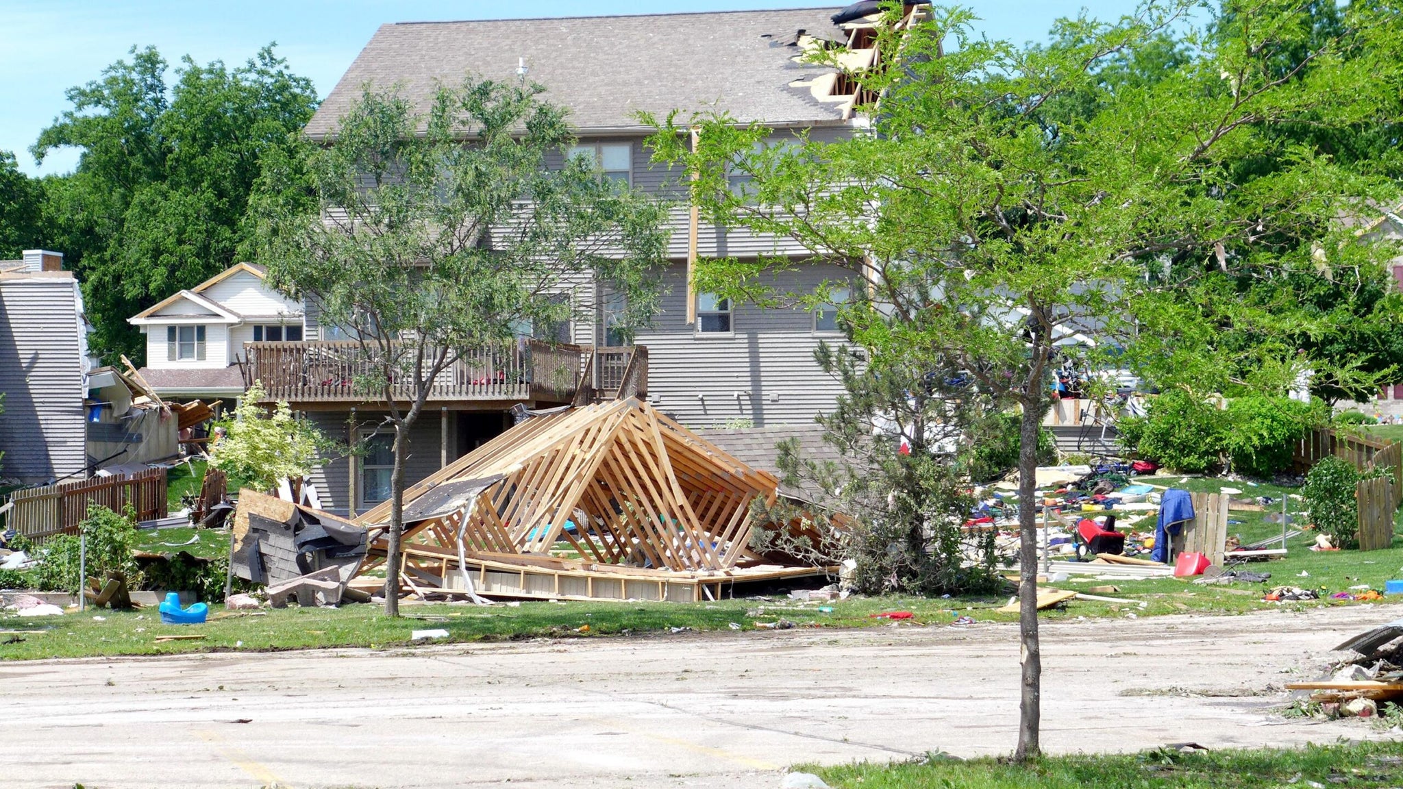 See Damage From S. Wisconsin Tornado, Storm - WPR