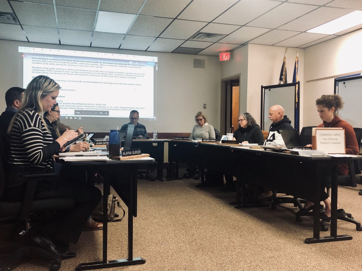 Superior School Board Updates Dress Code Policy - WPR