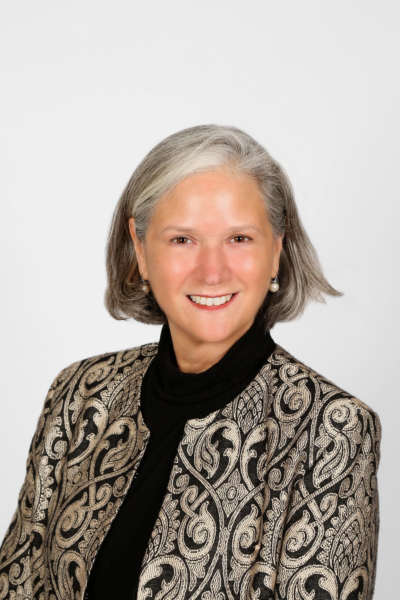 Retired CIA officer Deb McGrath announces campaign for 3rd ...