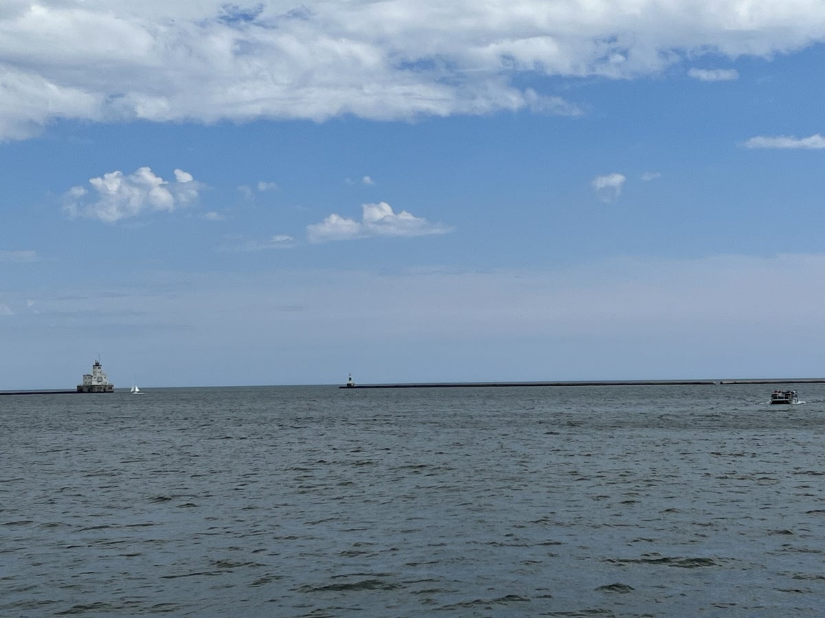 A proposed living breakwater along Milwaukee's coast would make the ...