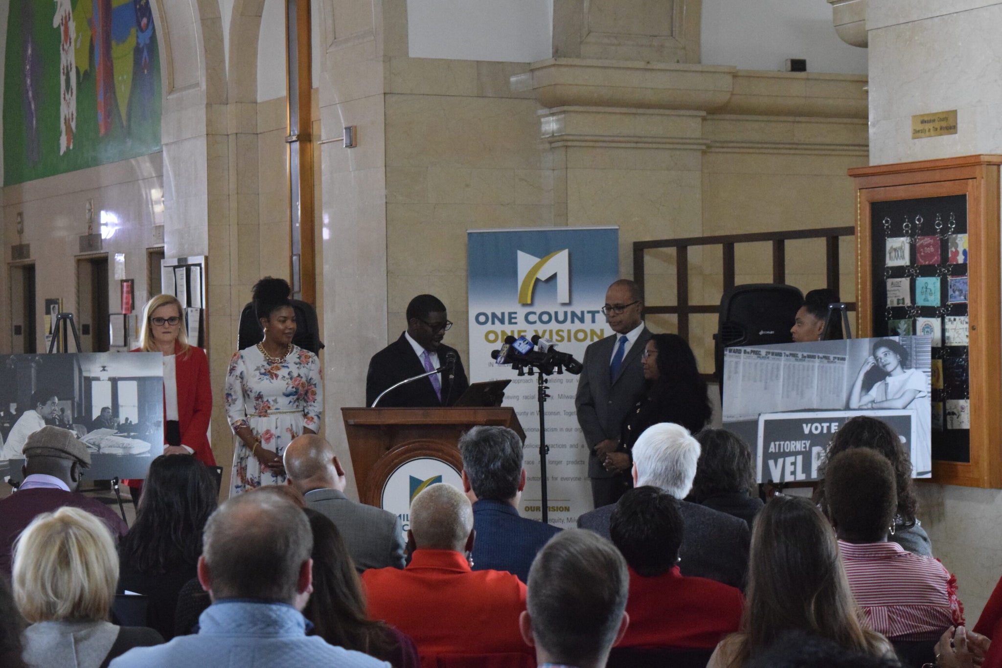 'A giant': Late Wisconsin civil rights leader Vel Phillips honored at ...