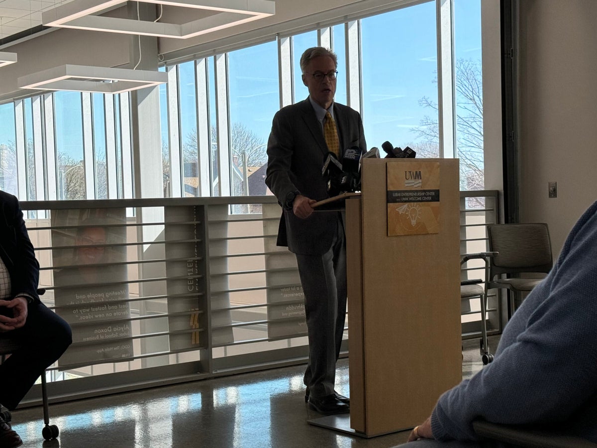 UW-Milwaukee announces closure of Waukesha campus in 2025, citing ...