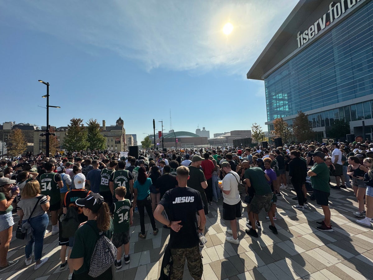 For the second year in a row, Milwaukee Bucks exit playoffs in first ...