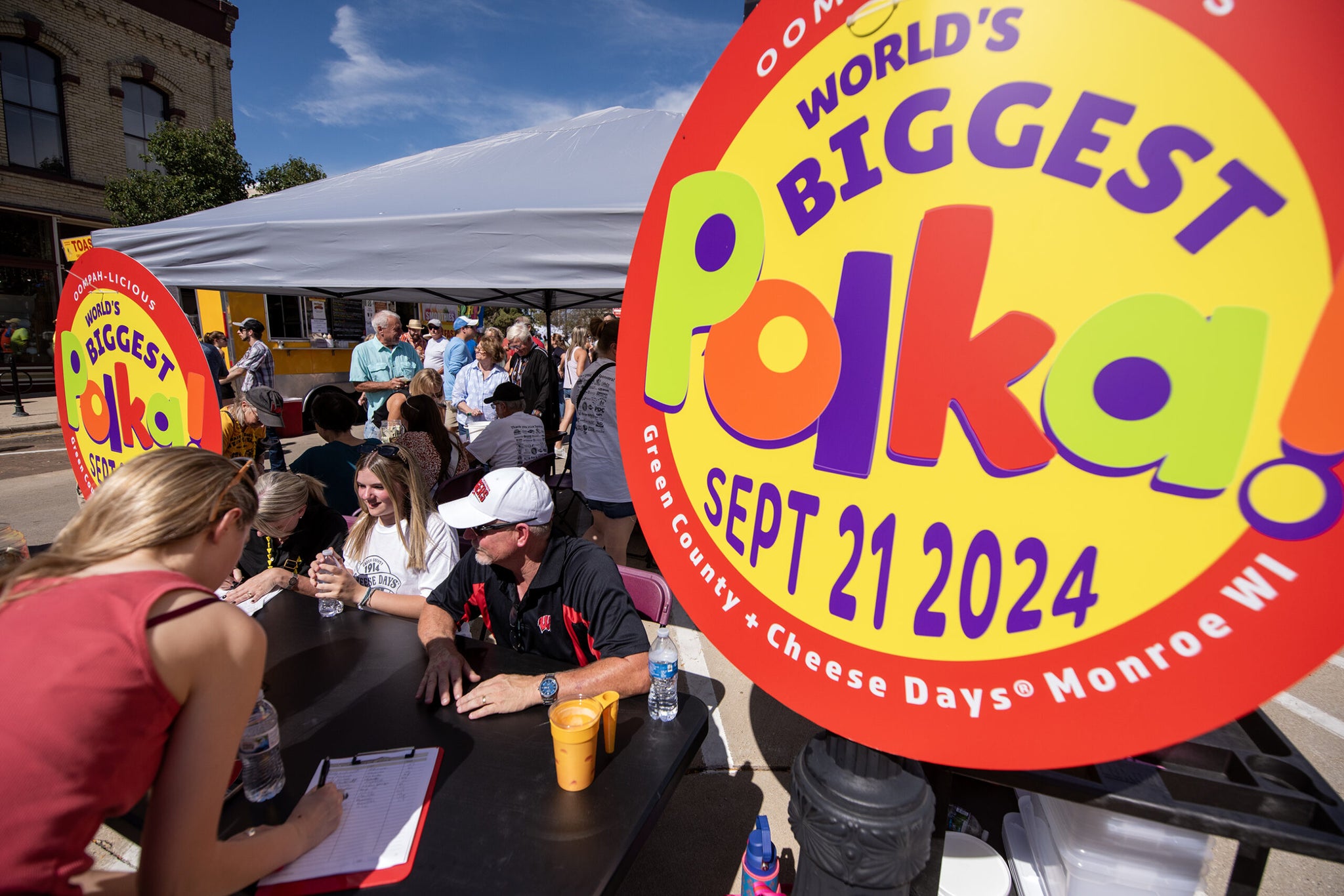 Thousands polka in Monroe as Wisconsin event quintuples previous world record - WPR