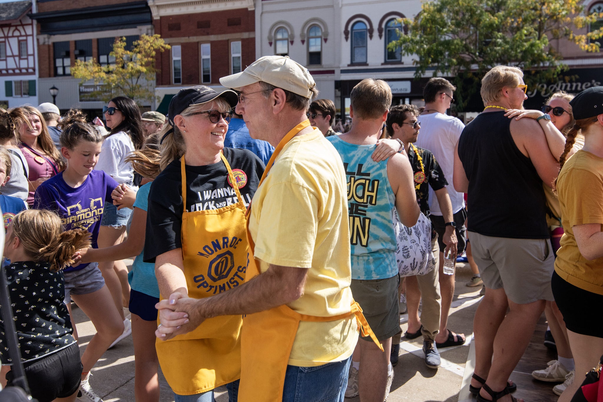 Thousands polka in Monroe as Wisconsin event quintuples previous world ...