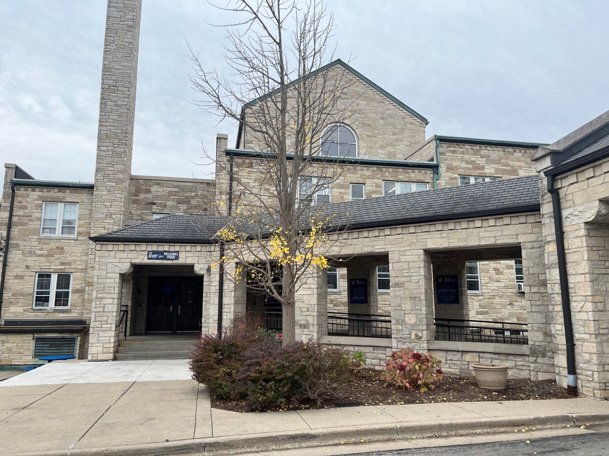 Milwaukee charter school offers optional 5th year of high school while ...