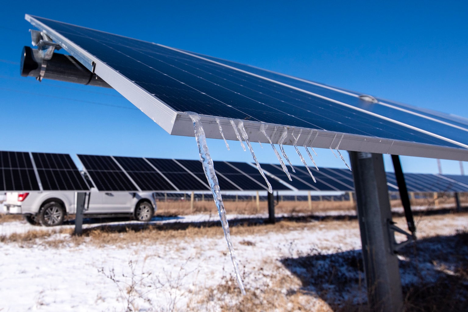 New bill would require local governments to approve solar and wind ...