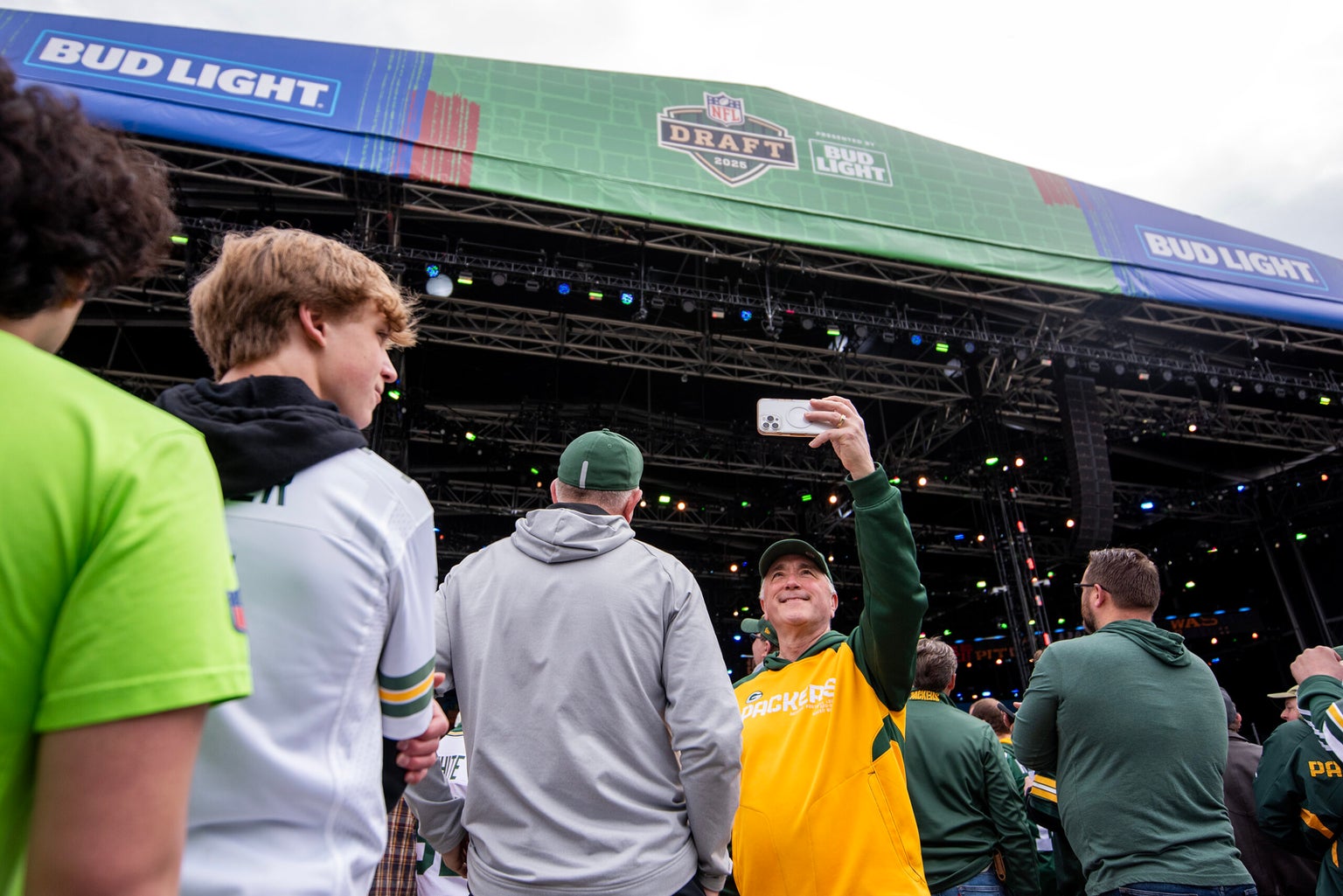 PHOTOS: Opening day of the NFL draft in Green Bay - WPR