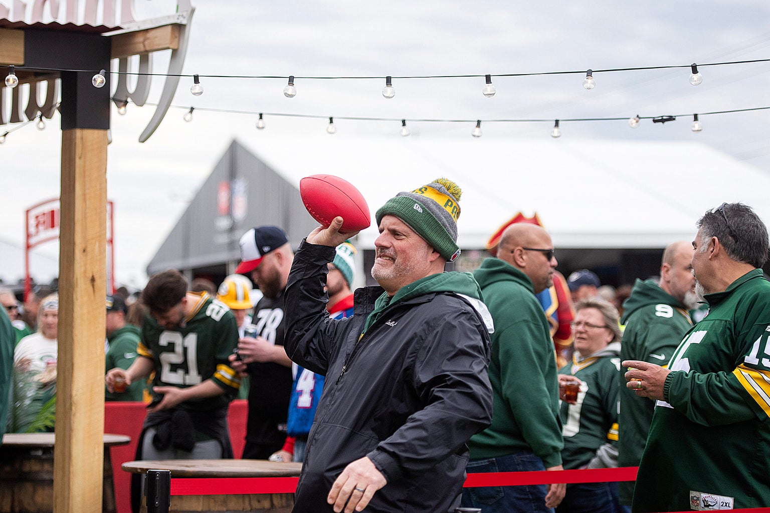 PHOTOS: Opening day of the NFL draft in Green Bay - WPR