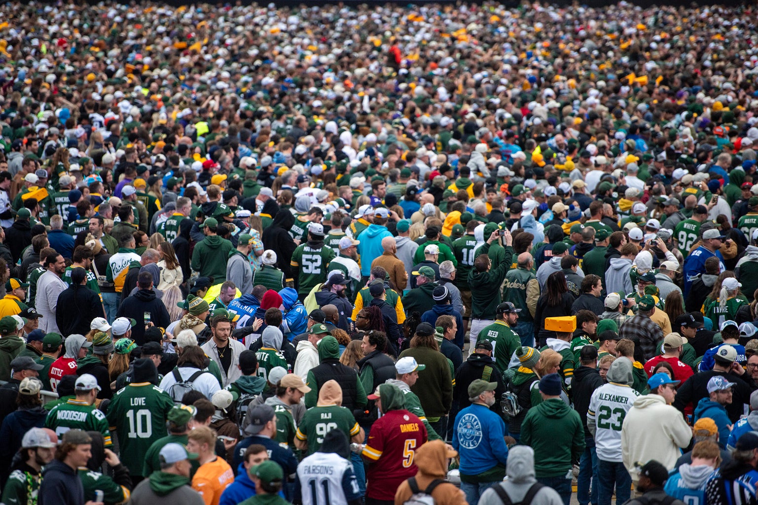 PHOTOS: Opening day of the NFL draft in Green Bay - WPR