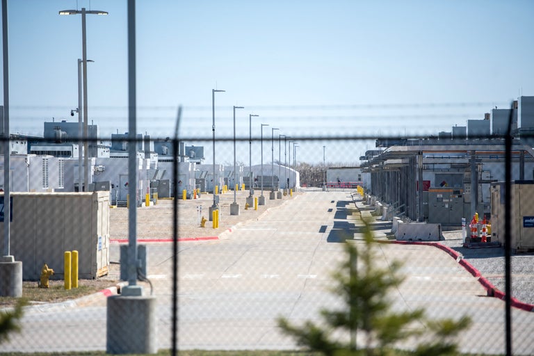 Microsoft built 5 data center campuses in this Iowa city. Here's what ...