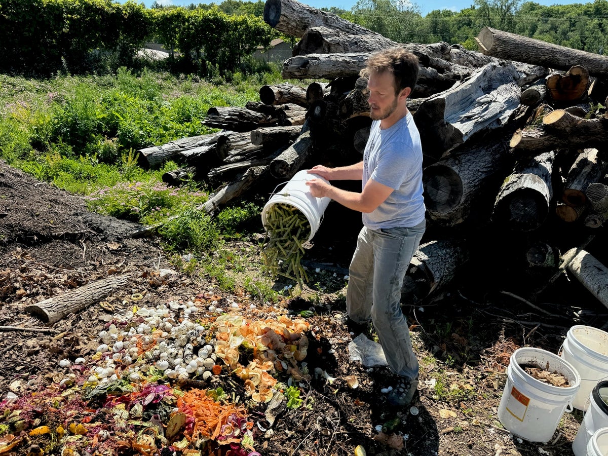 Community compost sites take off in Door County grassroots effort - WPR